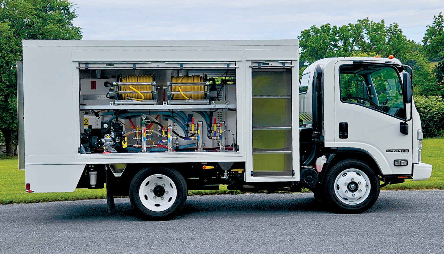 APEX 148 Spray Truck - Plant Health Care Systems LLC