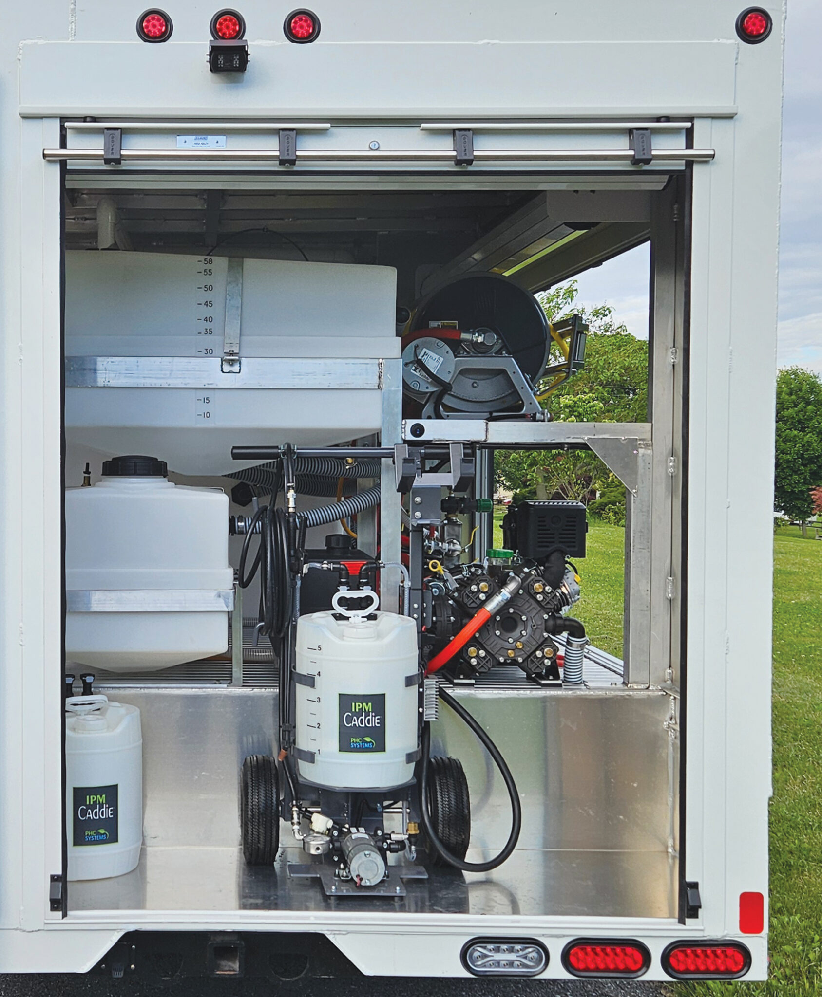APEX 148 Spray Truck - Plant Health Care Systems LLC